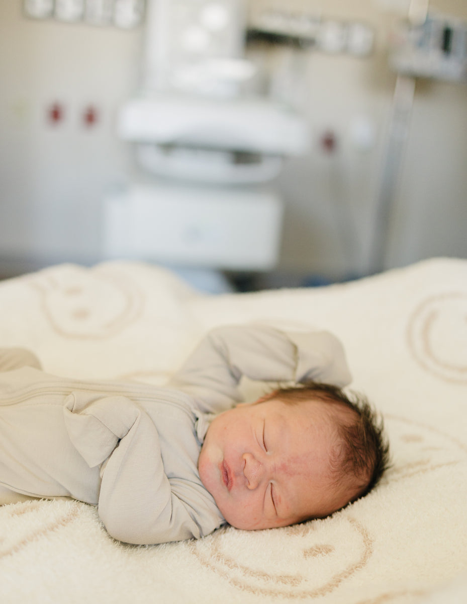 Fresh 48 - Hospital Photos – Mebie Baby